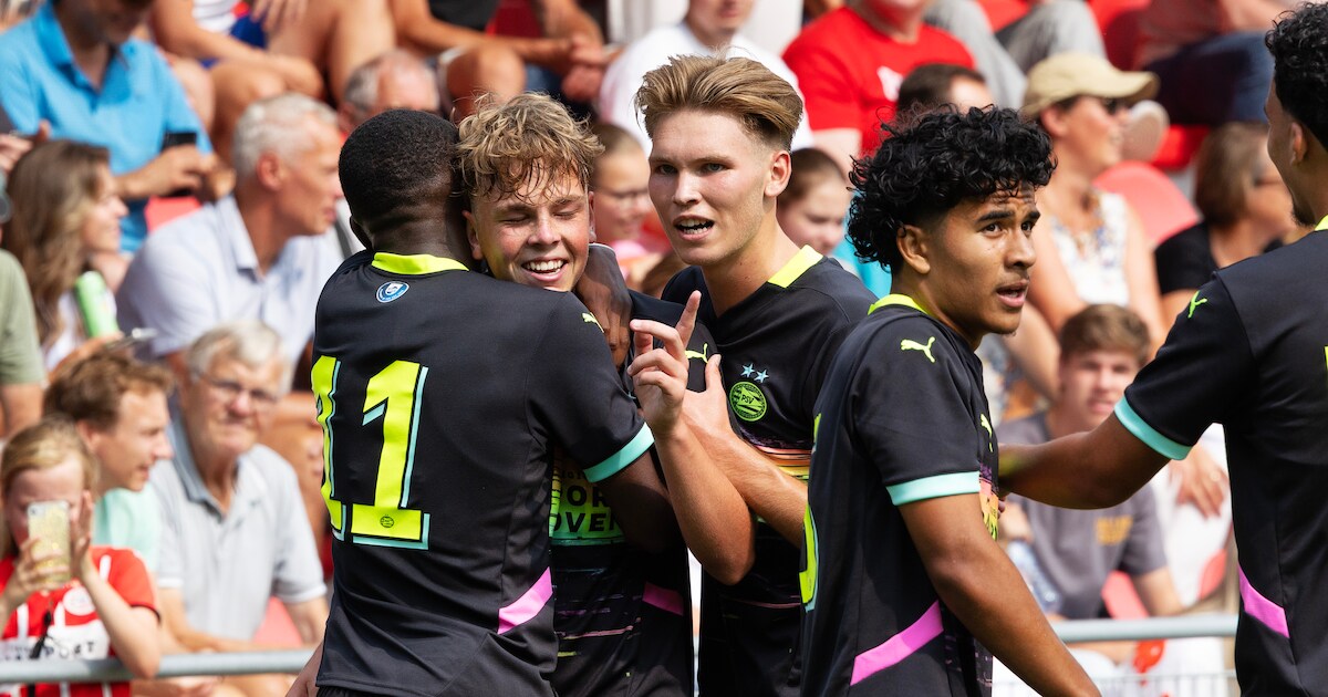 PSV onder 19 pakt na zeperd alsnog voorjaarstitel, omdat Ajax punten ...
