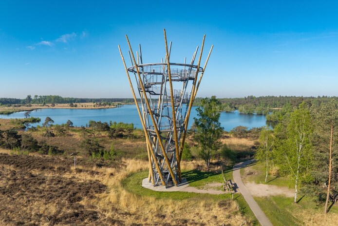 Flaestoren biedt uitzicht over landgoed De Utrecht in Esbeek ...