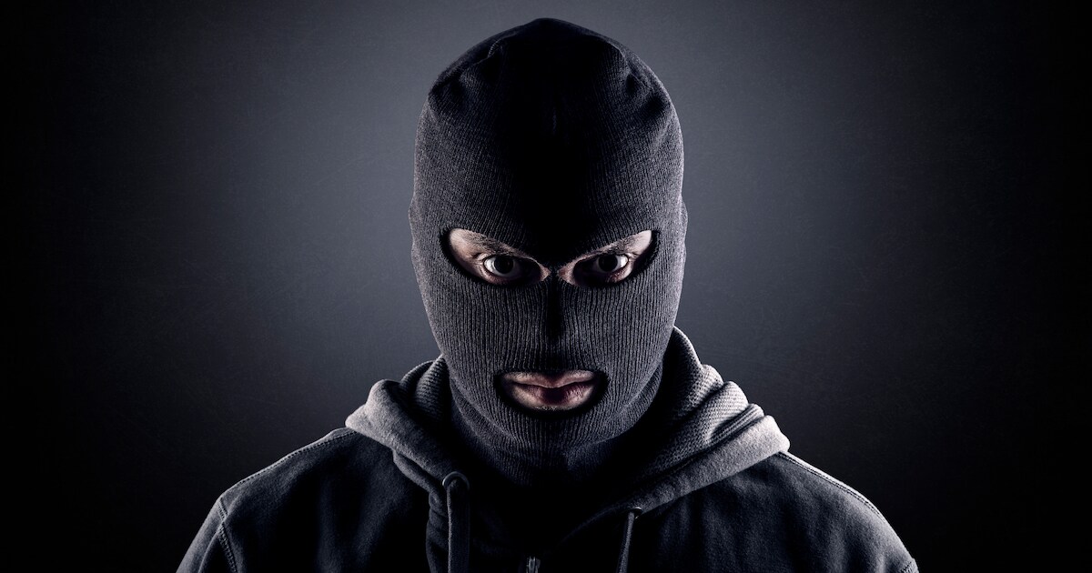 Man met bivakmuts probeert café in Oss te overvallen, maar vlucht na ...