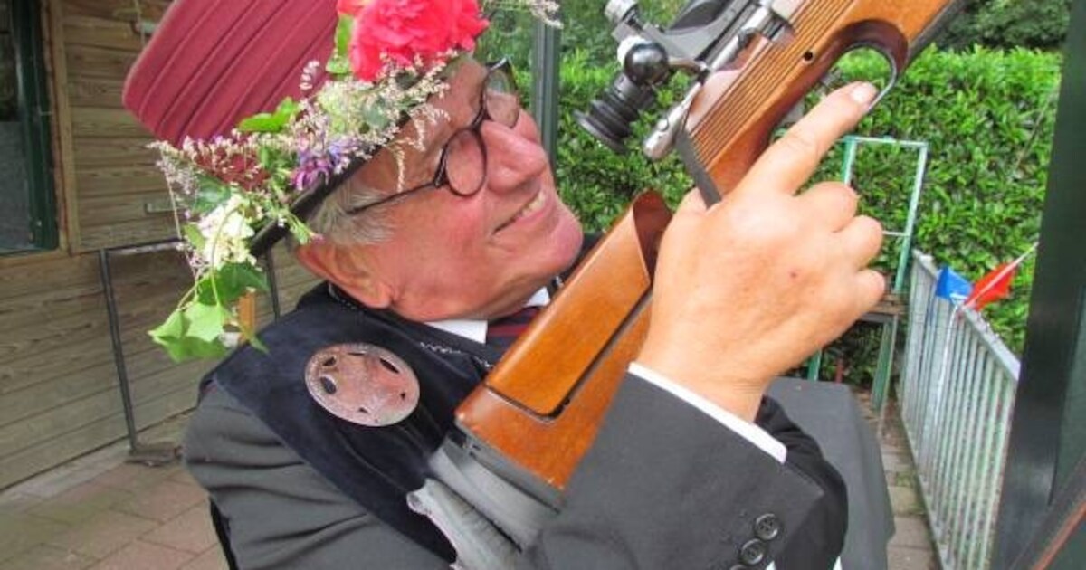 Bert Sidler nieuwe koning gilde Sint Barbara en Sint Sebastiaan | Vught ...
