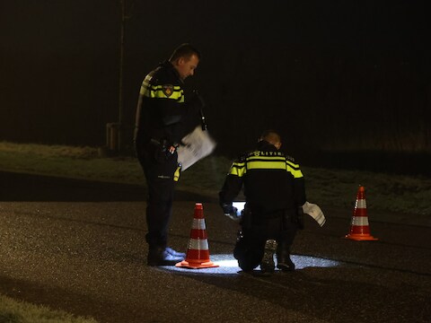 Wanneer Anna met ex gaat praten gaan vrienden mee ‘voor een goed ...