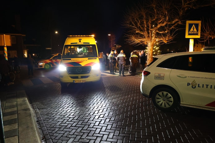 Auto rijdt vrouw aan op zebrapad in Andel, bestuurder 'zet auto even weg' en komt niet meer ...