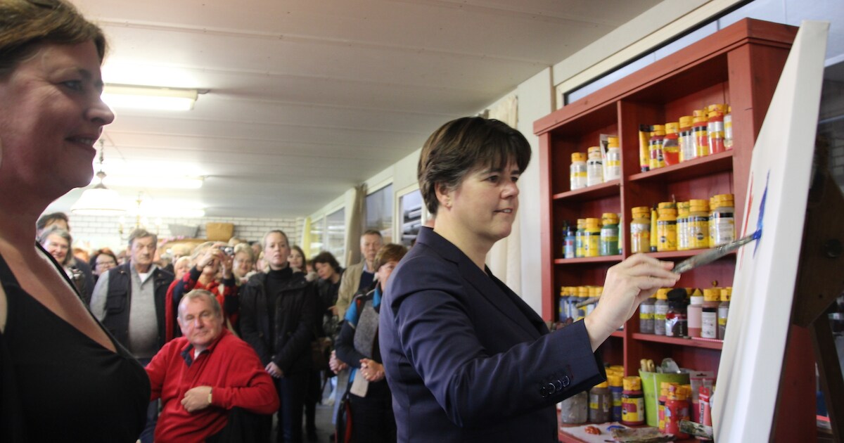 Burgemeester Ina Adema opent met verfkwast atelier in Zijtaart | Veghel ...