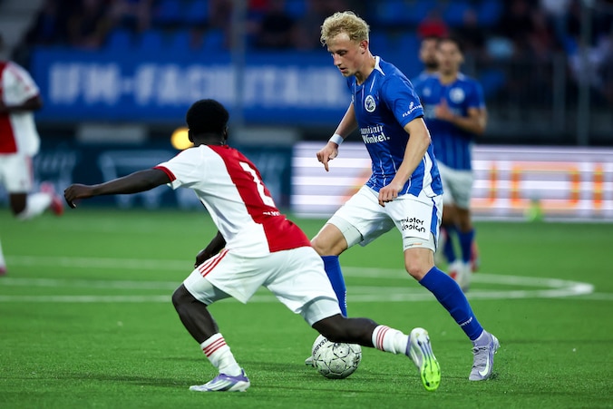 Laros kan als linksback bij FC Den Bosch ‘auditie doen’ voor FC Utrecht ...