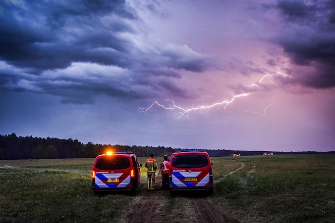 Noodweer trekt over zuiden van Nederland: hagelstenen tot 2 centimeter ...