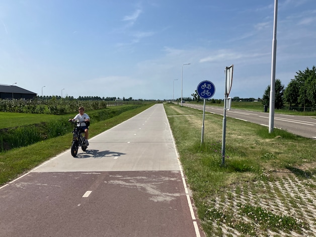 Dorpsbewoners zaaiden bloemen in de berm, maar kregen er een meurende ...