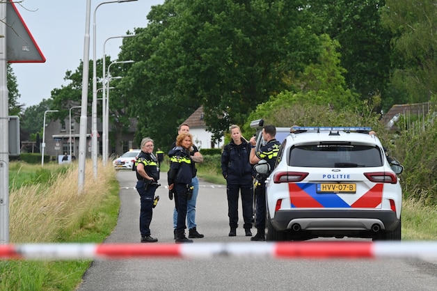 Overleden fietser in sloot gevonden in Berkel-Enschot, voorbijganger ...