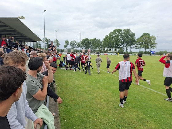 ASV’33 en ZSC na 54 en 60 jaar terug in derde klasse, degradaties voor ...
