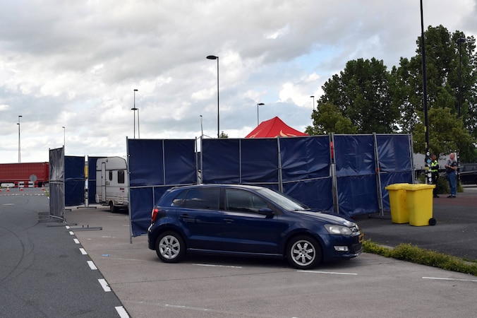 Politie onderzoekt dood van vrouw op parkeerplaats langs A2 bij Bruchem ...
