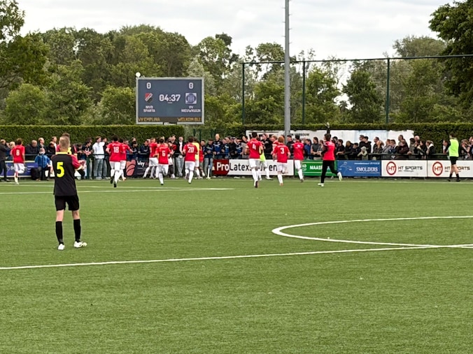 LIVE | Komt shirt uittrekken na doelpunt Nivo Sparta duur te staan ...