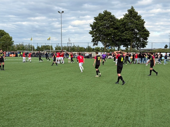 TERUGLEZEN | Nivo Sparta keert terug in de eerste klasse en geeft ...