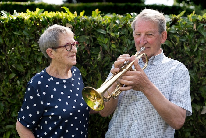 Na 72 jaar stopt Arie (80) met muziek maken: ‘Ik heb een jaar aan ...