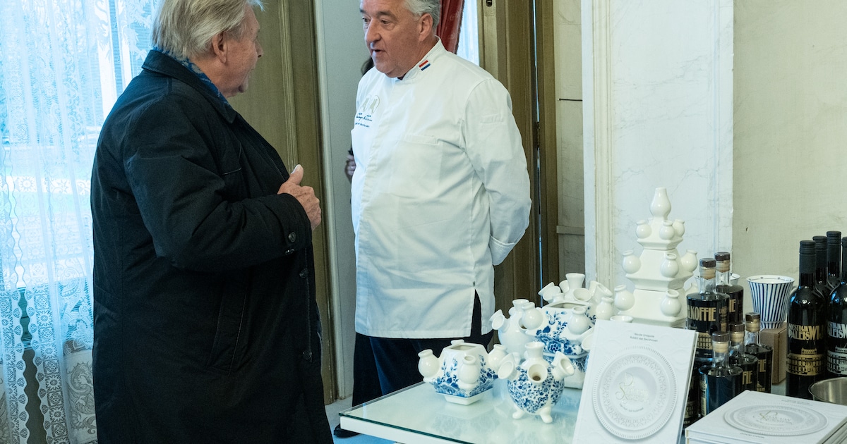 Robèrt van Beckhoven serveert desserts die koningin Juliana en ...