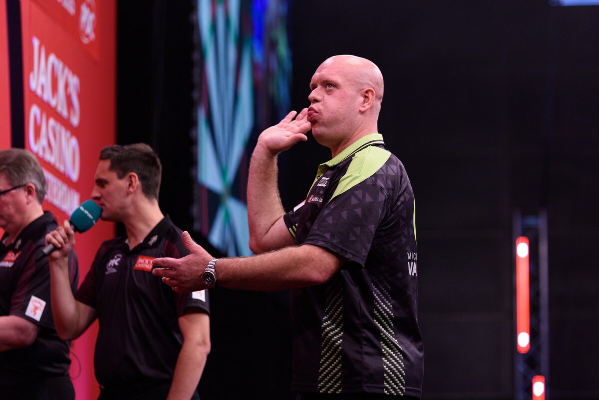 Michael van Gerwen maakt kalender leeg en meldt zich wéér af voor ...