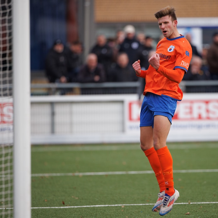 Na 1,5 seizoen blessureleed heeft VOAB zijn talisman weer terug: ‘Een eer als ik dat aantal kan ...