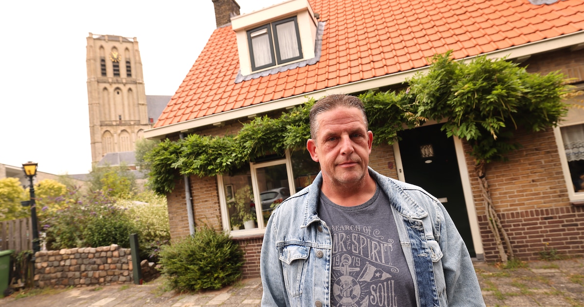 Sven wordt uit het huis van zijn moeder gezet na jarenlange mantelzorg ...