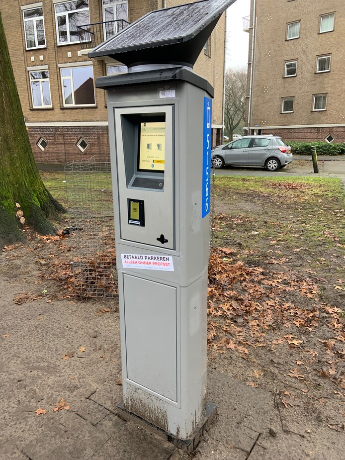 Stickeractie volgende stap tegen betaald parkeren Korvel: ‘Hebben wij ...