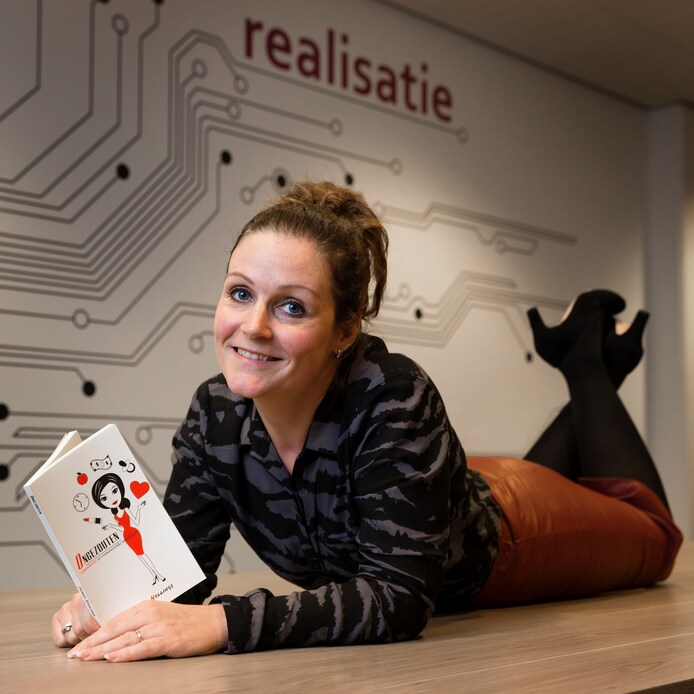 Schijndelse debuteert met columnbundel | Nieuws | bd.nl