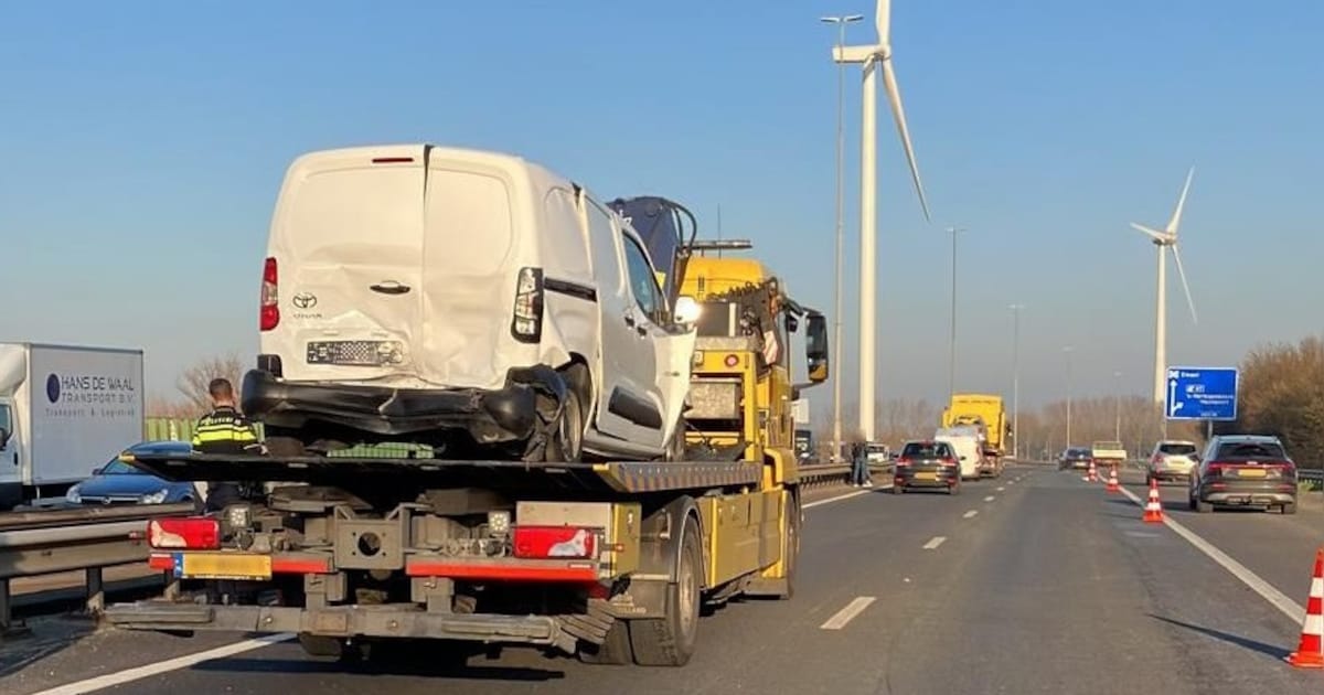 Verkeer komt weer op gang op A59 richting Den Bosch na ongeval met meerdere auto’s | Den Bosch ...