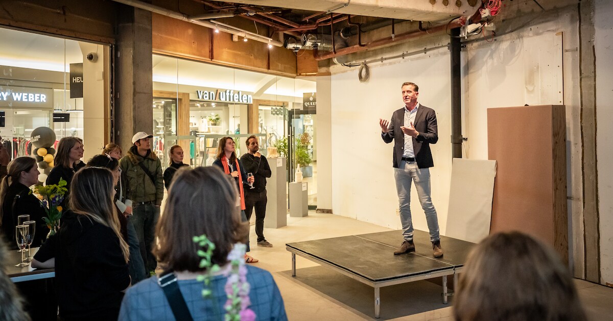 The Glassroom zet studenten Design Academy en SintLucas letterlijk ...