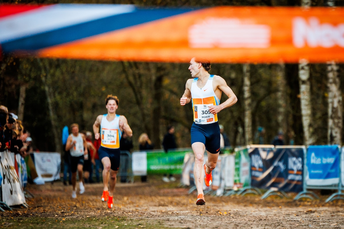 Robin en Rick van Riel ijzersterk in eigen achtertuin op NK korte cross ...