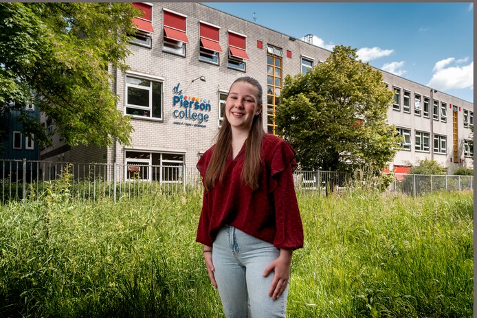 Een bal als een baksteen zorgt ervoor dat Anna (17) twee jaar ...