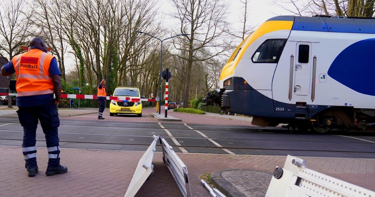 Volle sprinter valt stil in Vught, passagier wordt niet lekker: na uren ...