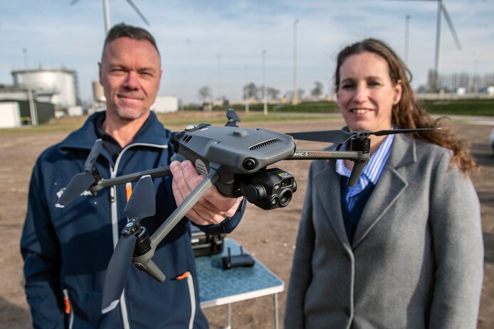 Drone speurt voor het waterschap de dijken af: ‘Ingegraven jacuzzi worden we niet blij van ...