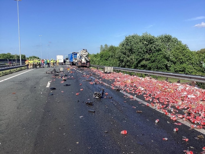 Chauffeur betonbedrijf (48) omgekomen bij ongeval op A59 bij Heesch | 112 nieuws Bernheze | bd.nl