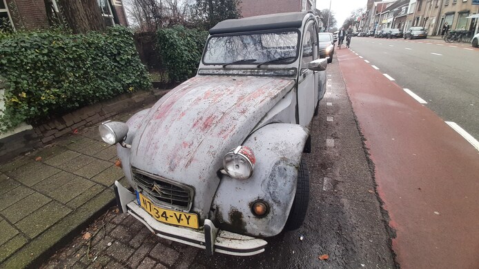 Oude Eend van Ad (76) steelt al jaren de show, maar het is geen wrak ...