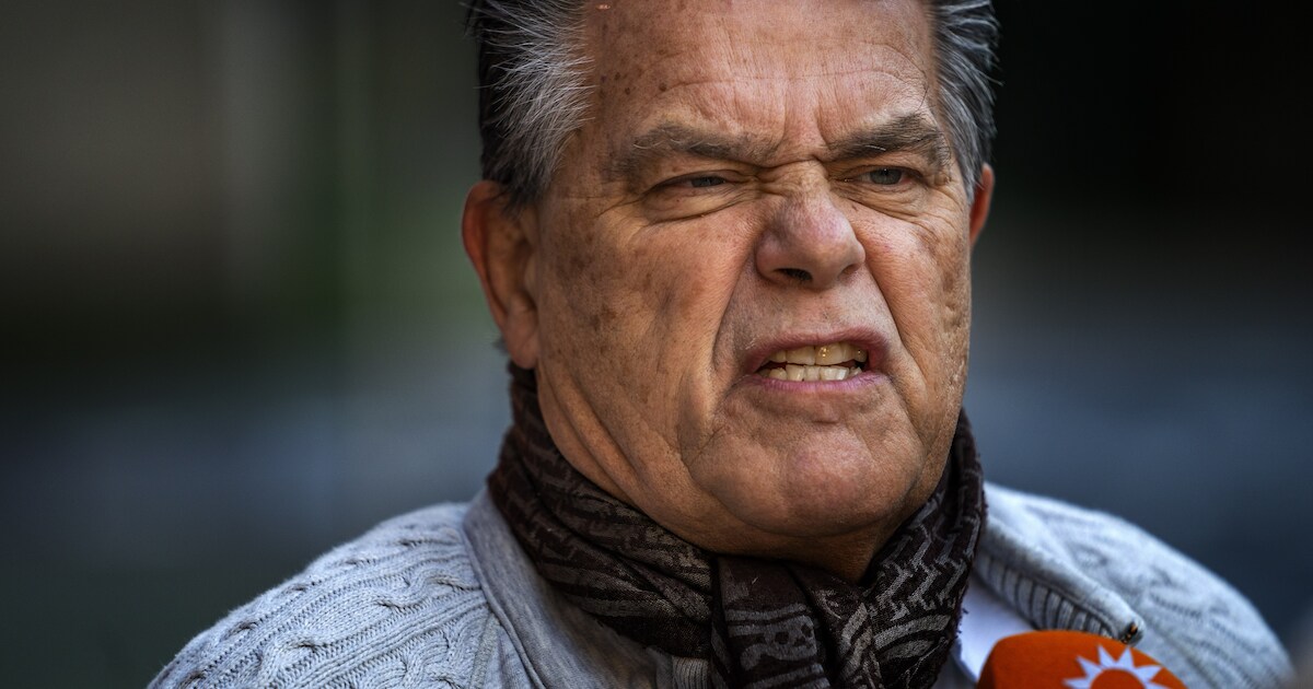 Emile Ratelband krijgt boete voor opruiing met bericht over politicus ...