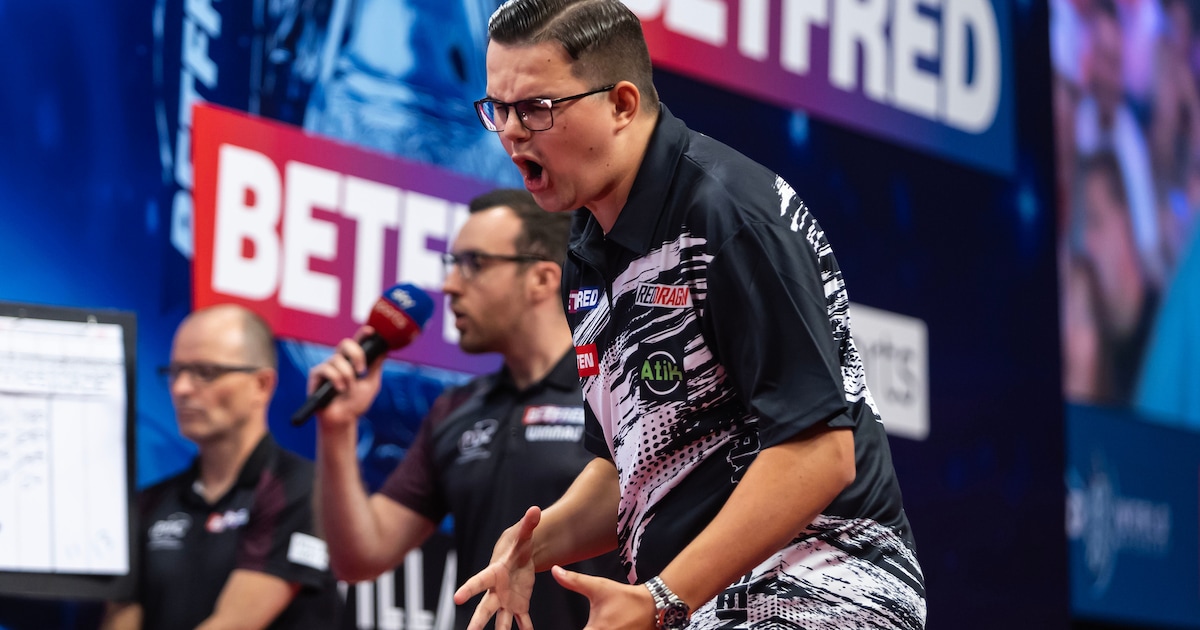 Gian van Veen schiet tekort tegen James Wade in kwartfinales Flanders Darts Masters | Darten | BD.nl