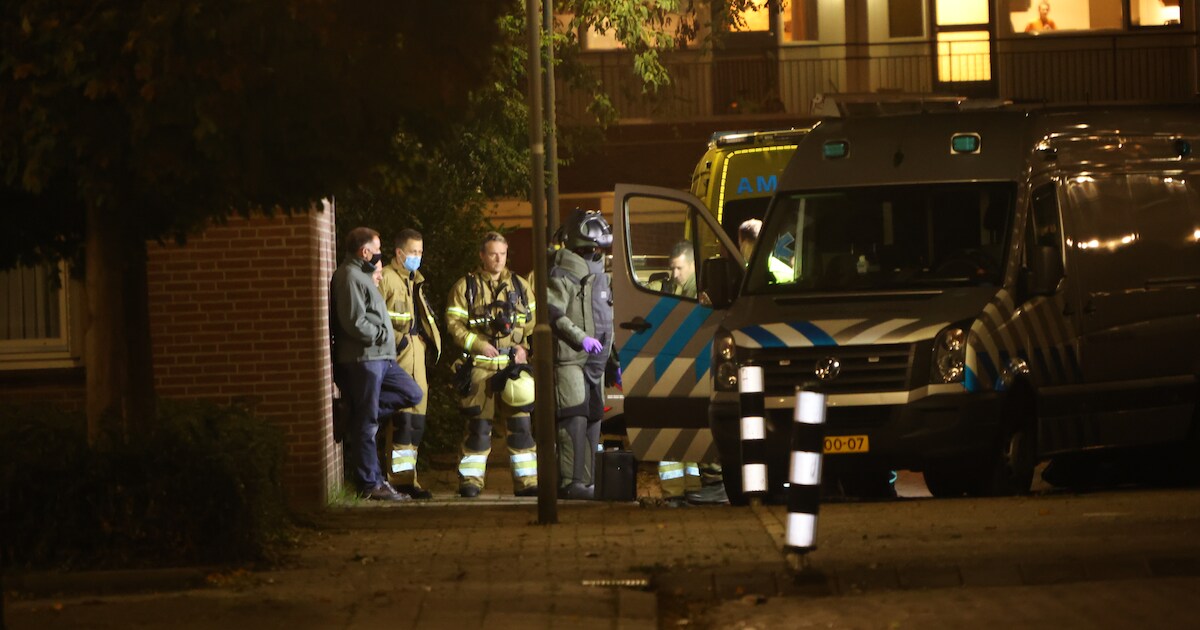 EOD vernietigt in Bossche woonwijk gevonden explosieve stof, bewoners na uren terug naar huis ...