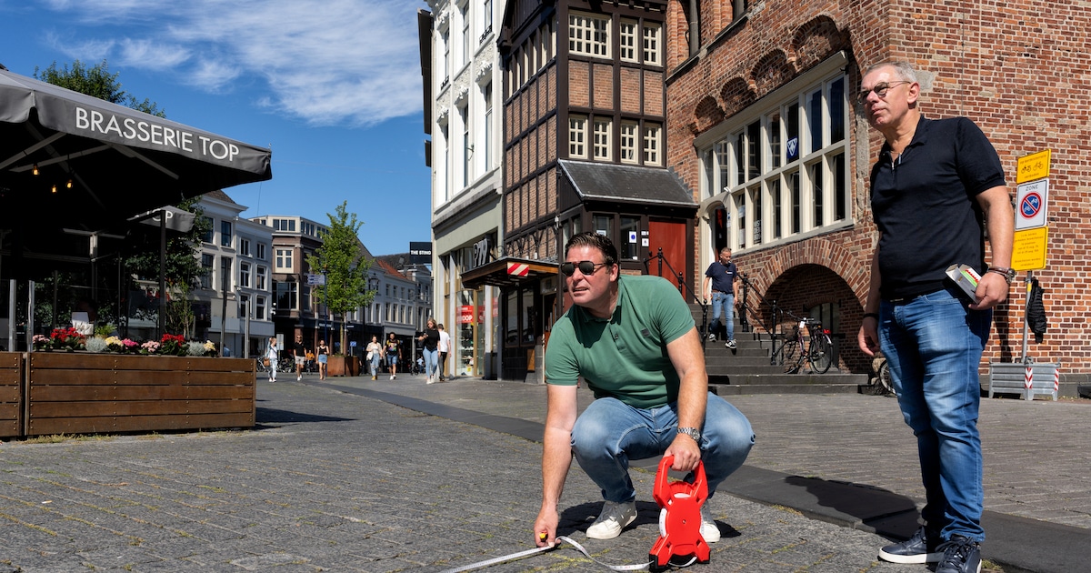Passen en meten voor de Bossche kermis, want het reuzenrad moet er wel ...