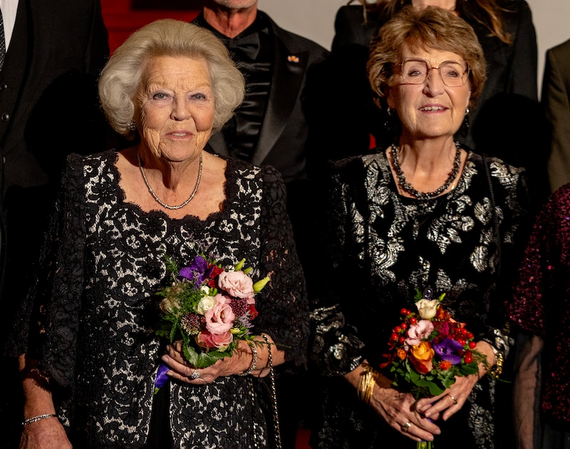 Prinsessen Beatrix en Margriet stralen op Nederlands Balletgala ...