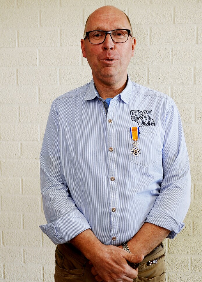 Vrijwilliger Anton Vos uit Babyloniënbroek krijgt koninklijke ...