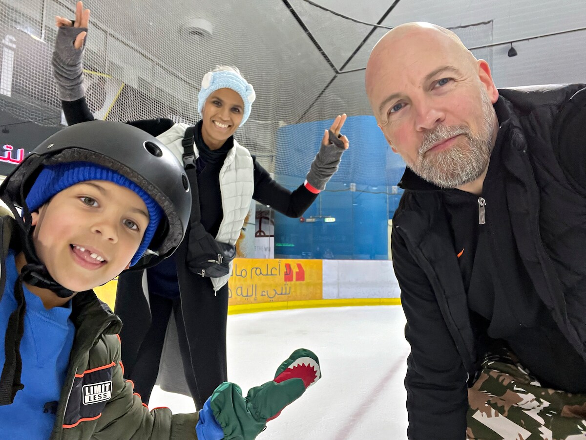 Walter en Camilla streken vanuit Toronto neer in Abu Dhabi: ‘Altijd zon ...