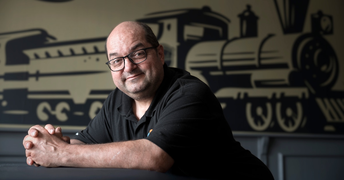 Getekend door het leven raakt Rob (55) gokverslaafd, nu wil hij anderen ...