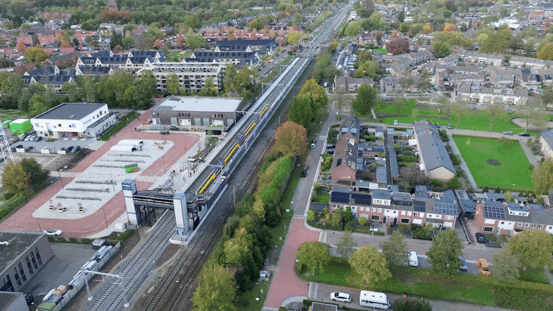 Werkzaamheden liepen uren uit, maar eerste trein is dan toch vertrokken ...