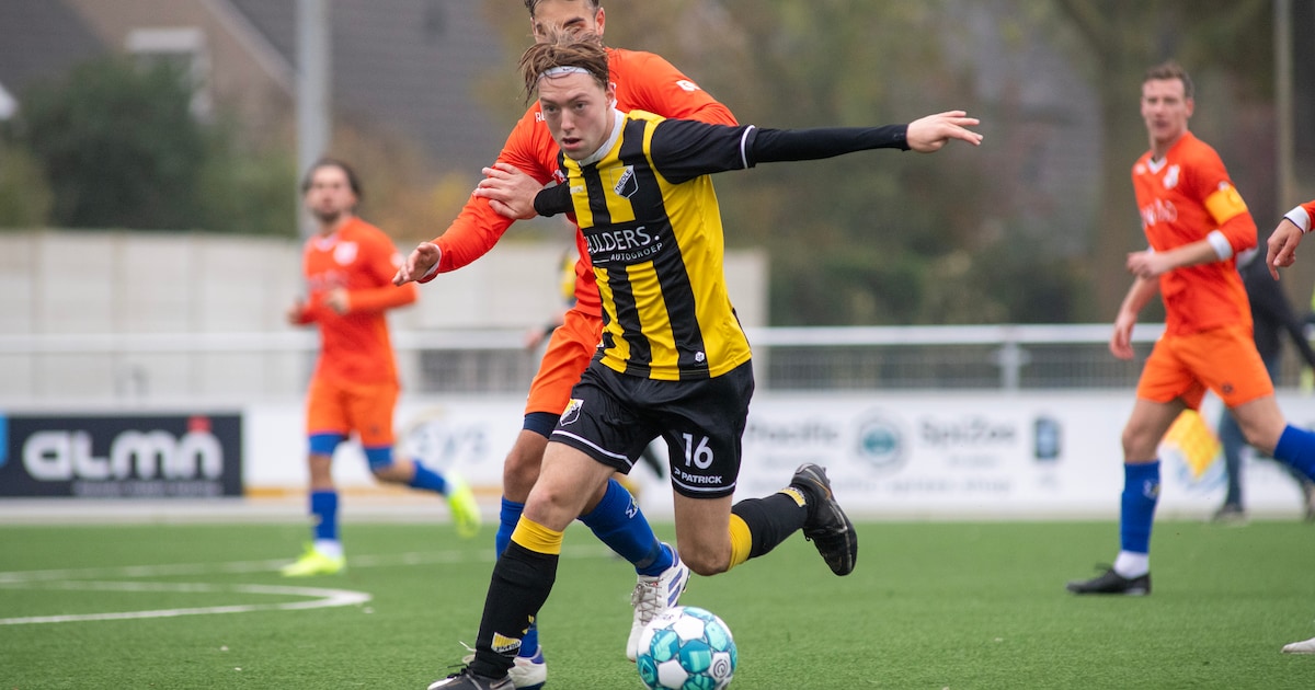 Honderdste doelpunt Samuel Hartgers voor Wilhelmina’26 heeft een zwarte ...