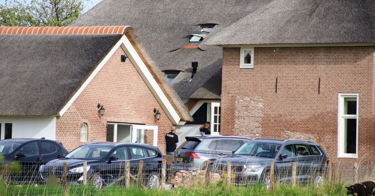 Fiod valt twee gebouwen binnen, waaronder oude seksclub | Regio | BD.nl