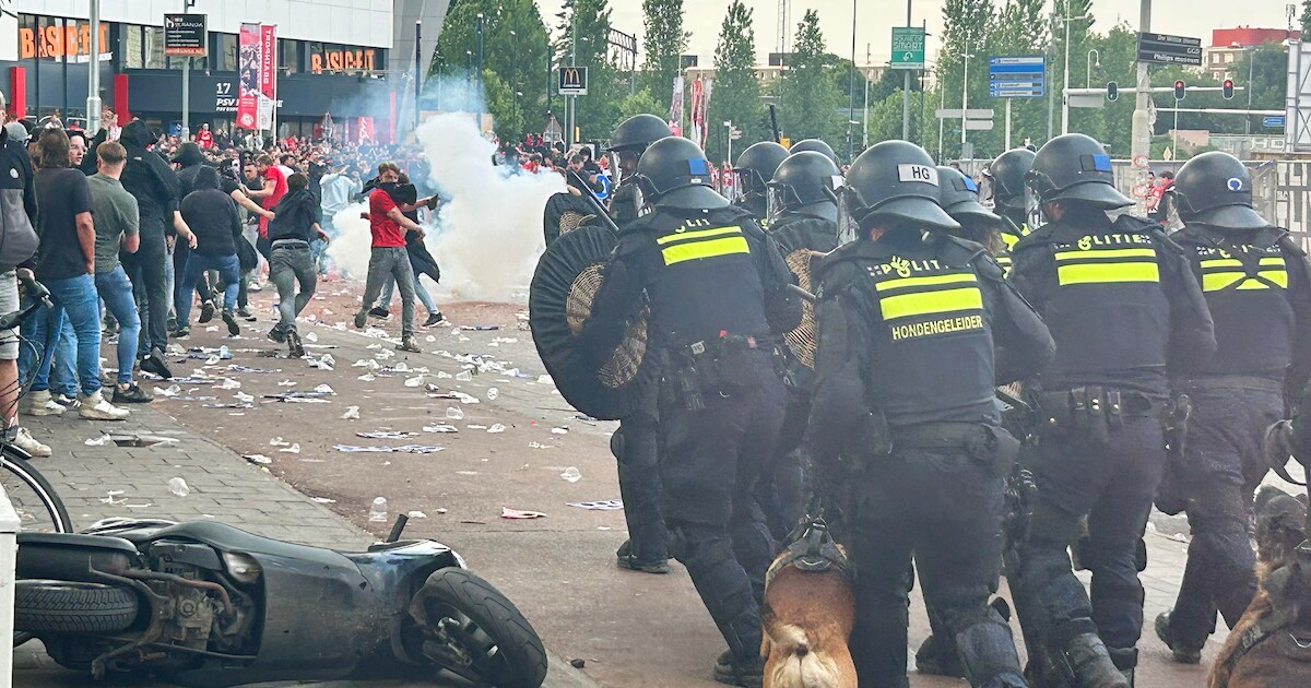 Recherche identificeert en pakt negen relschoppers kampioenschap PSV en ...