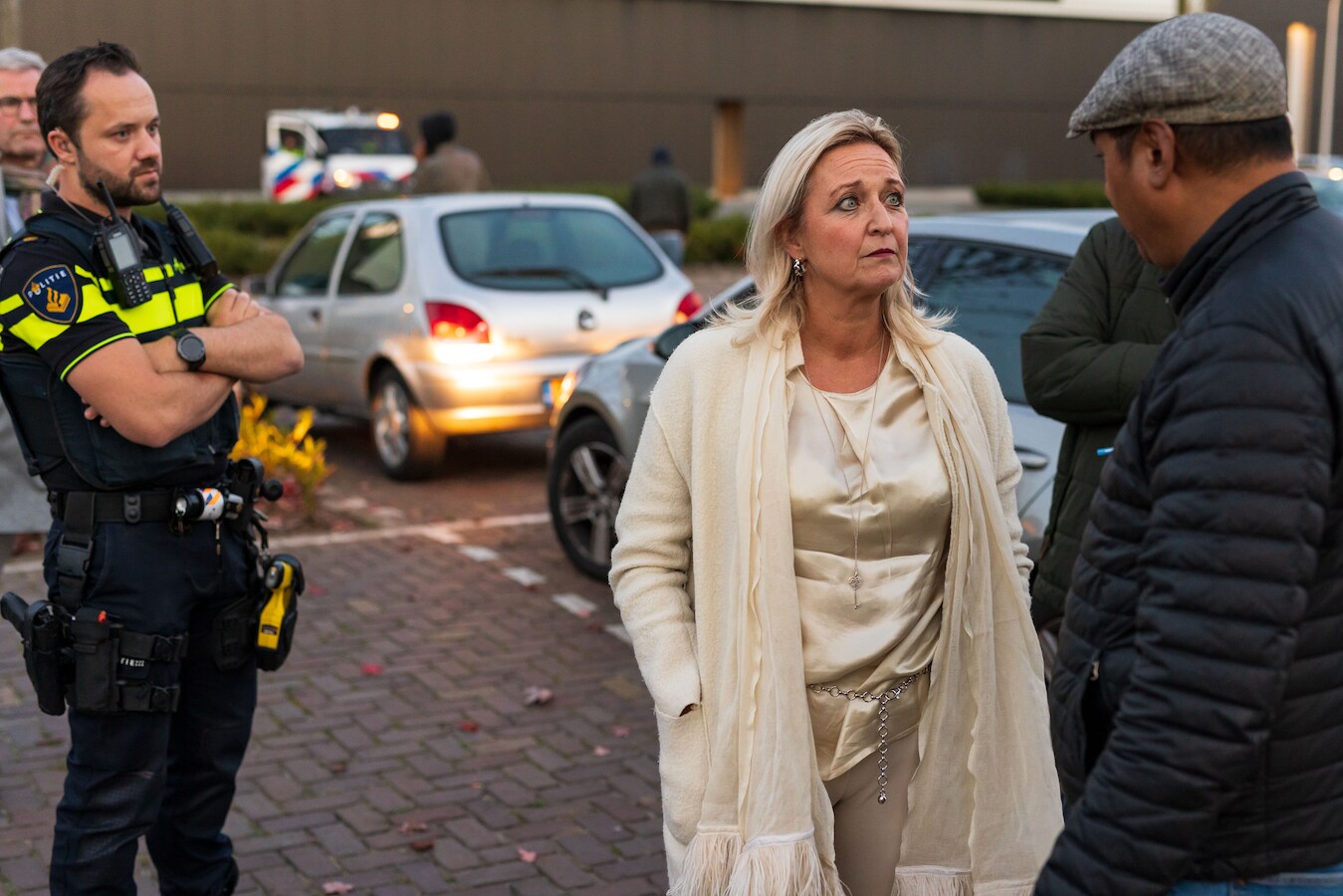 Protesterende Ajacieden ontevreden in Waalwijk: ‘We willen geen koffie ...