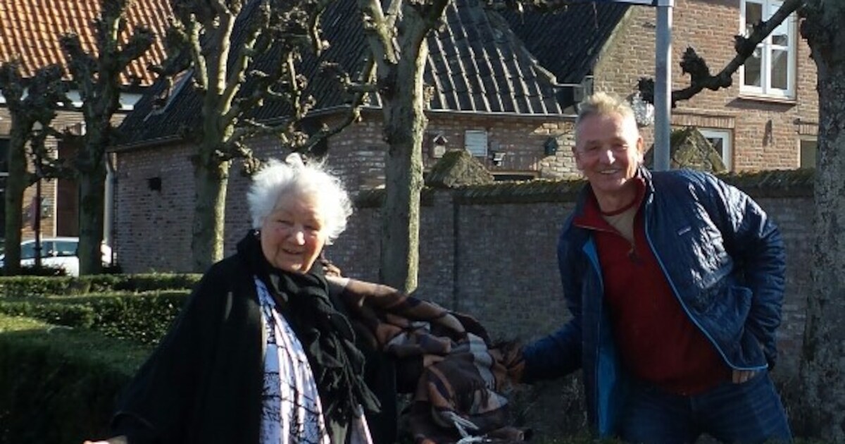 Daar hangt het bord dan; Megen heeft nu een Jan Roffelsenplein | Oss e ...