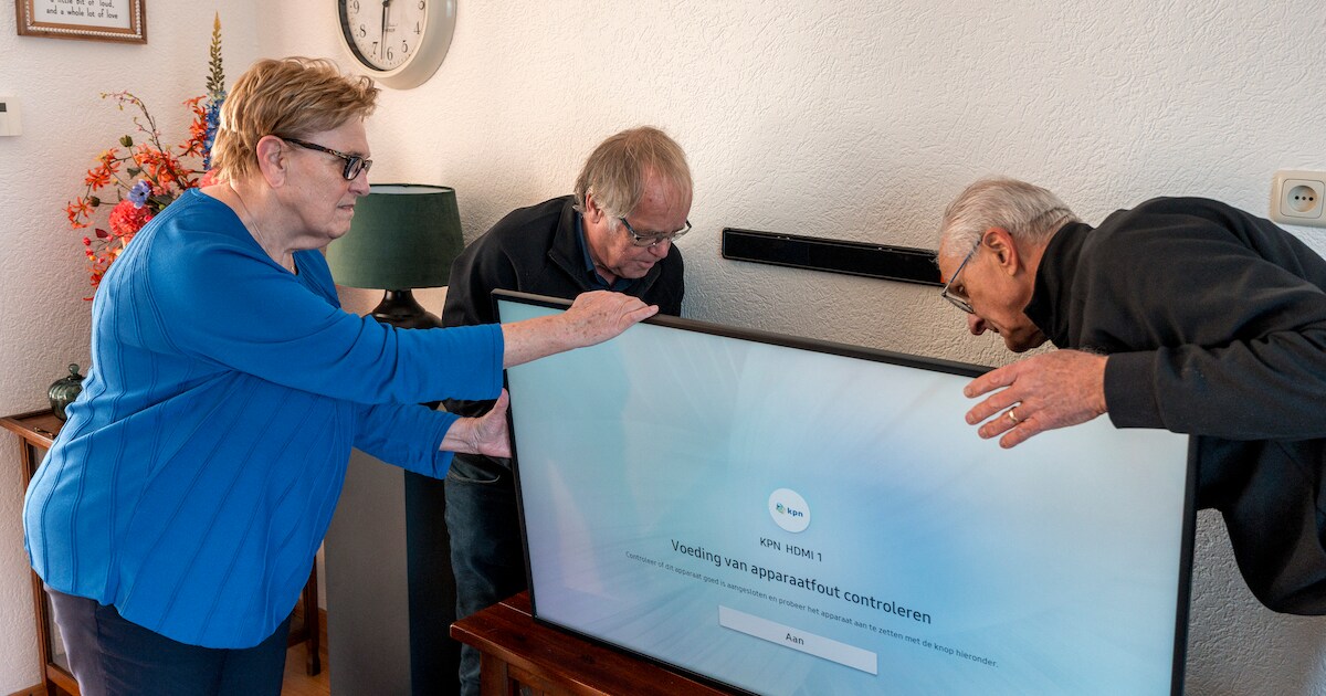 Truus kon de vlag twee jaar niet ophangen na verlies van haar man: ‘Nu ...